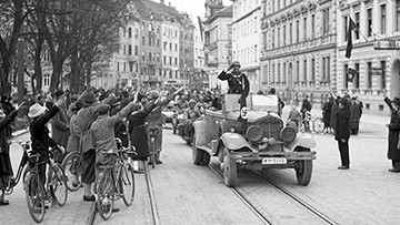 Umbrüche 1918 1934 1938 1945 | Stadtgeschichte Linz